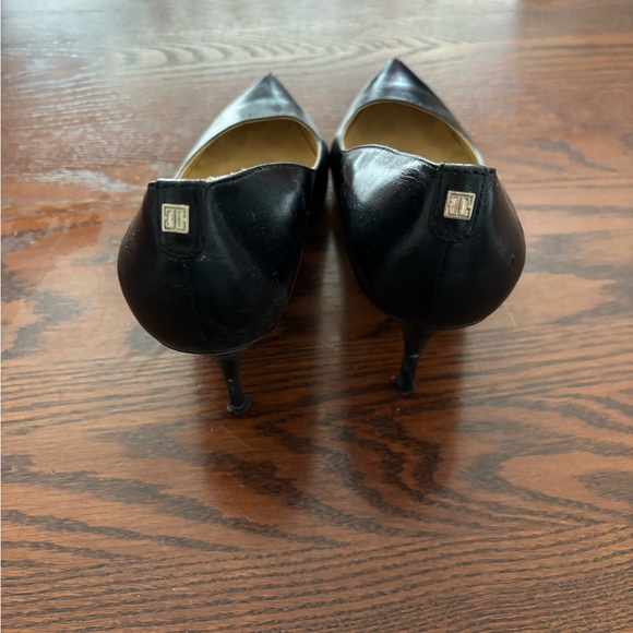Ivanka Trump | Shoes | Ivanka Trump Black Heels Sleek Design | Poshmark